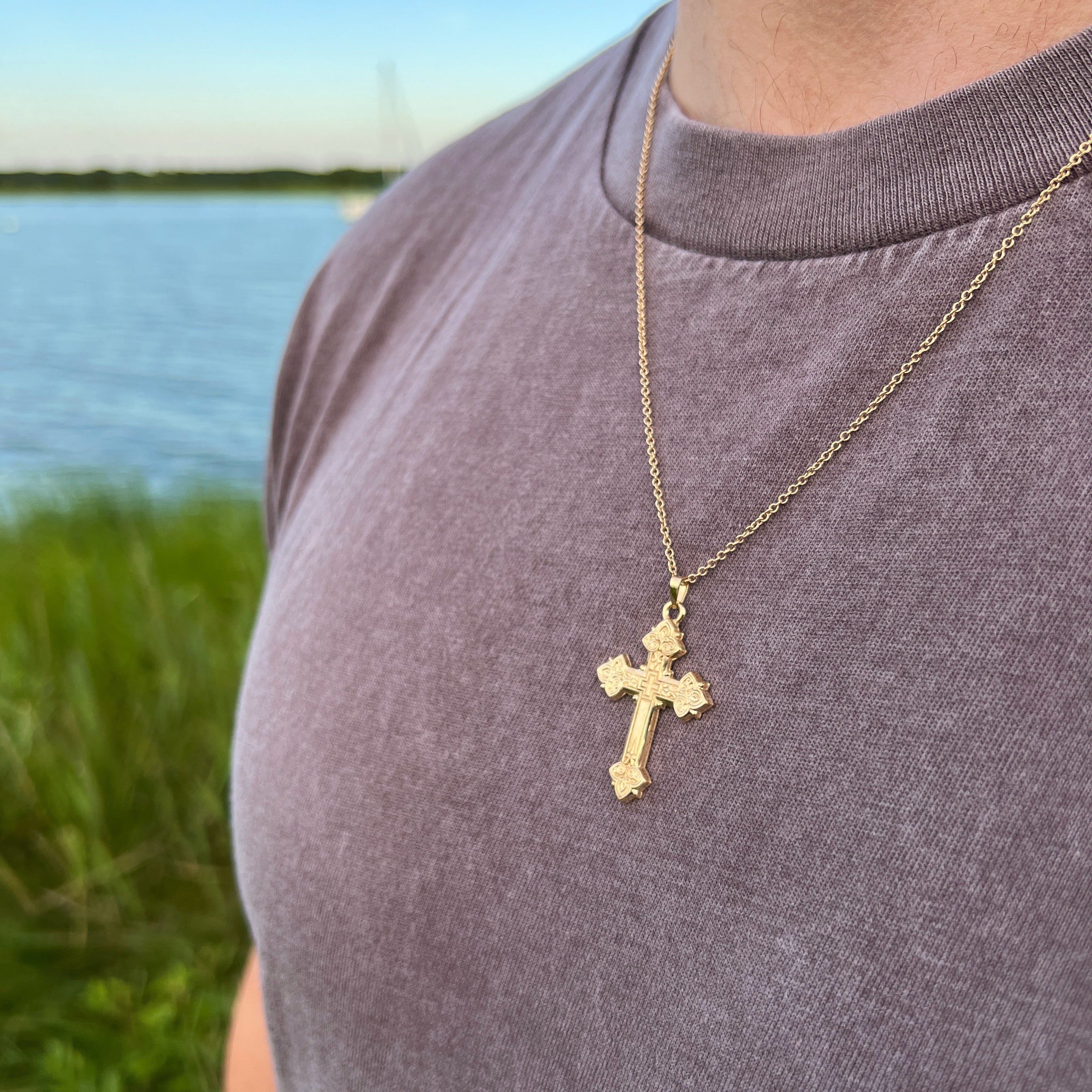 14K GOLD INTRICATE DESIGN CROSS PENDANT | Cross + Crown